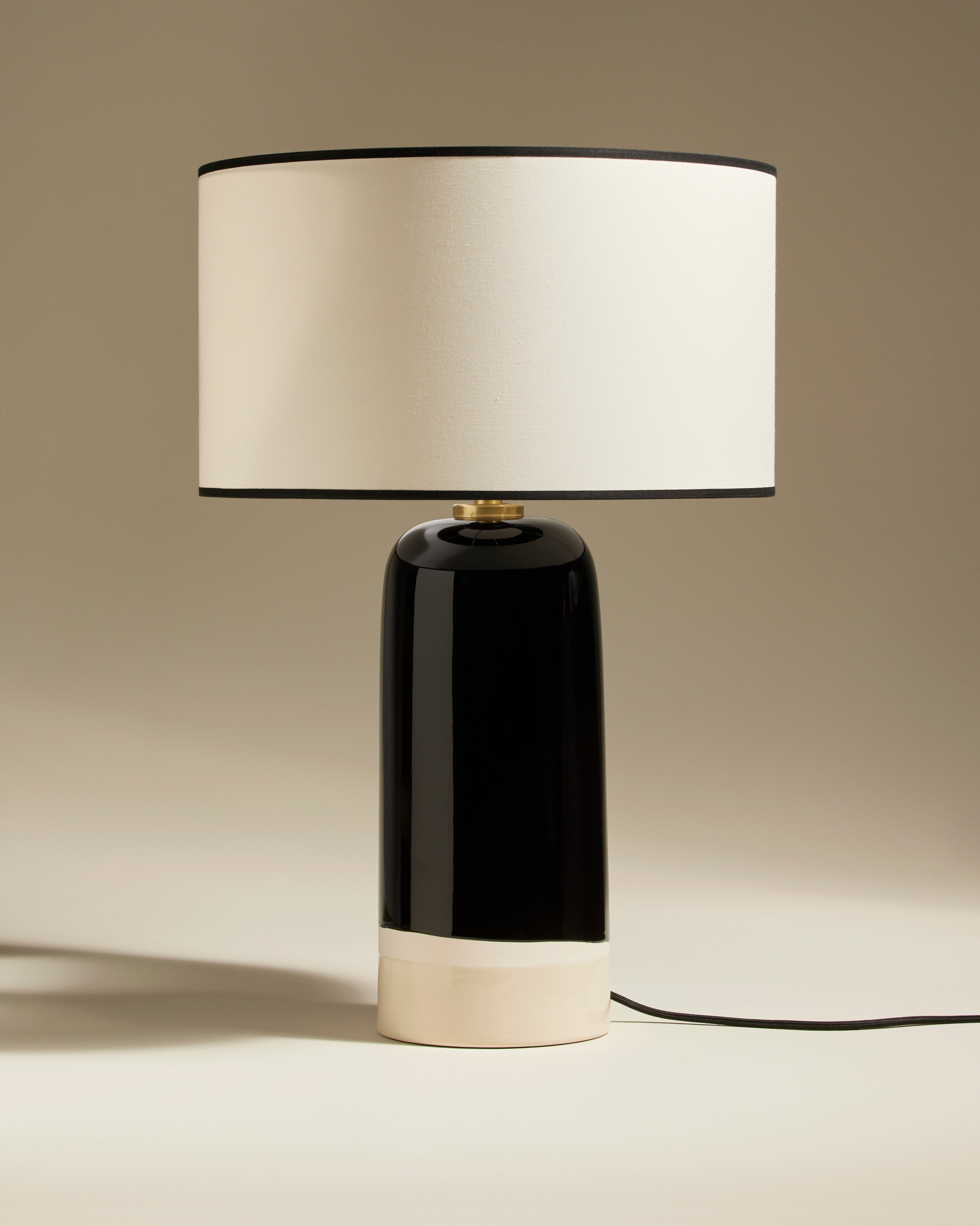 Lampe a Poser Design en Céramique Ecru/Noir Sicilia 60cm | Maison Sarah ...