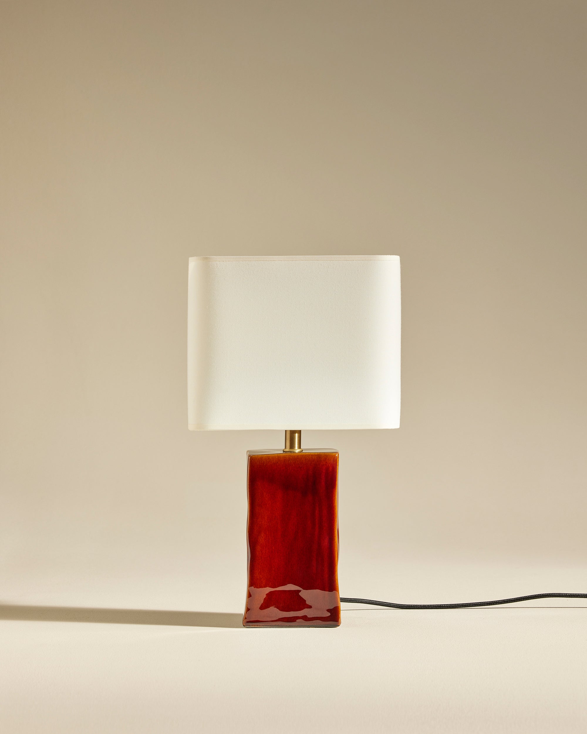Lampe Nomad pied céramique - Outremer | Maison Sarah Lavoine